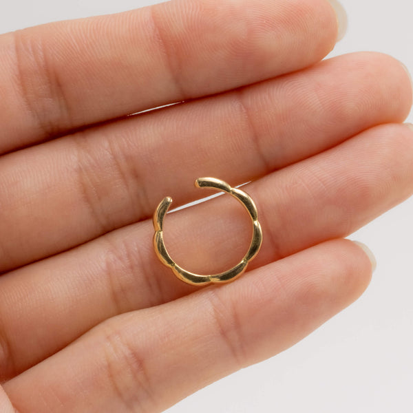 Ripple Ear Cuff Single Gold – lily & co.